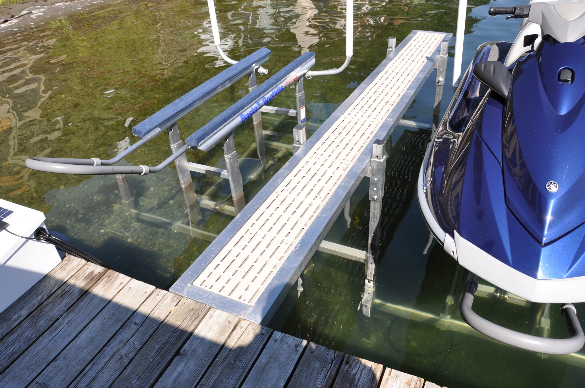 Catwalk - Basta Boatlifts